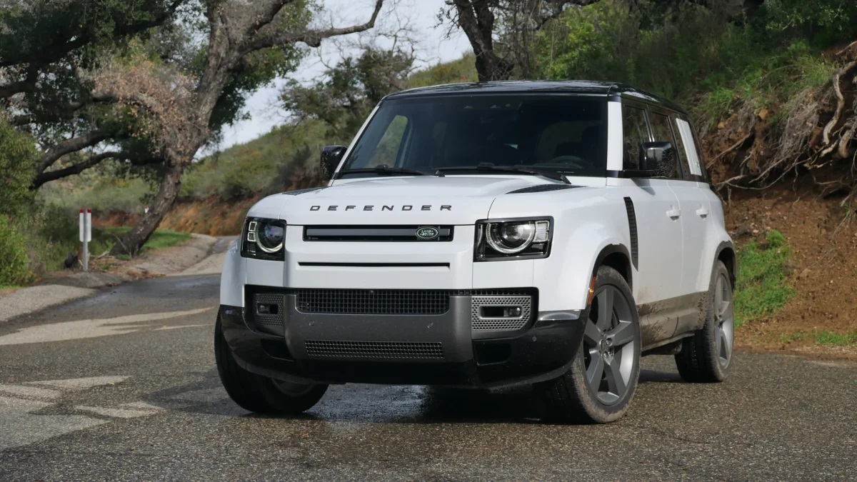 REVIEW LAND ROVER DEFENDER 2024: Mẫu xe địa hình sang trọng KHÔNG DÀNH ...